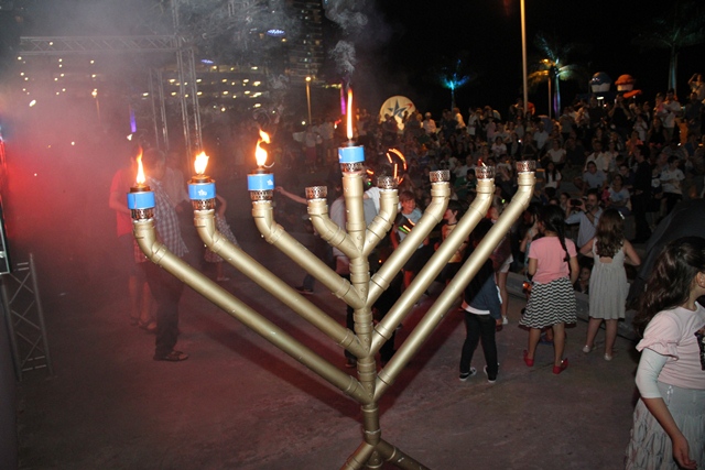 Con encendido de la Janukía los judíos celebran la Fiesta de las Luces ...