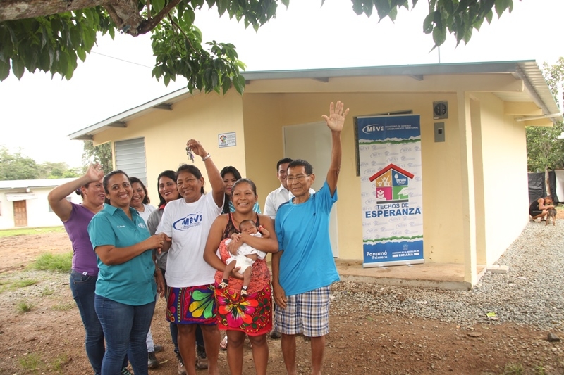 MIVIOT Entrega Viviendas A 29 Familias En Tortí, Distrito De Chepo ...