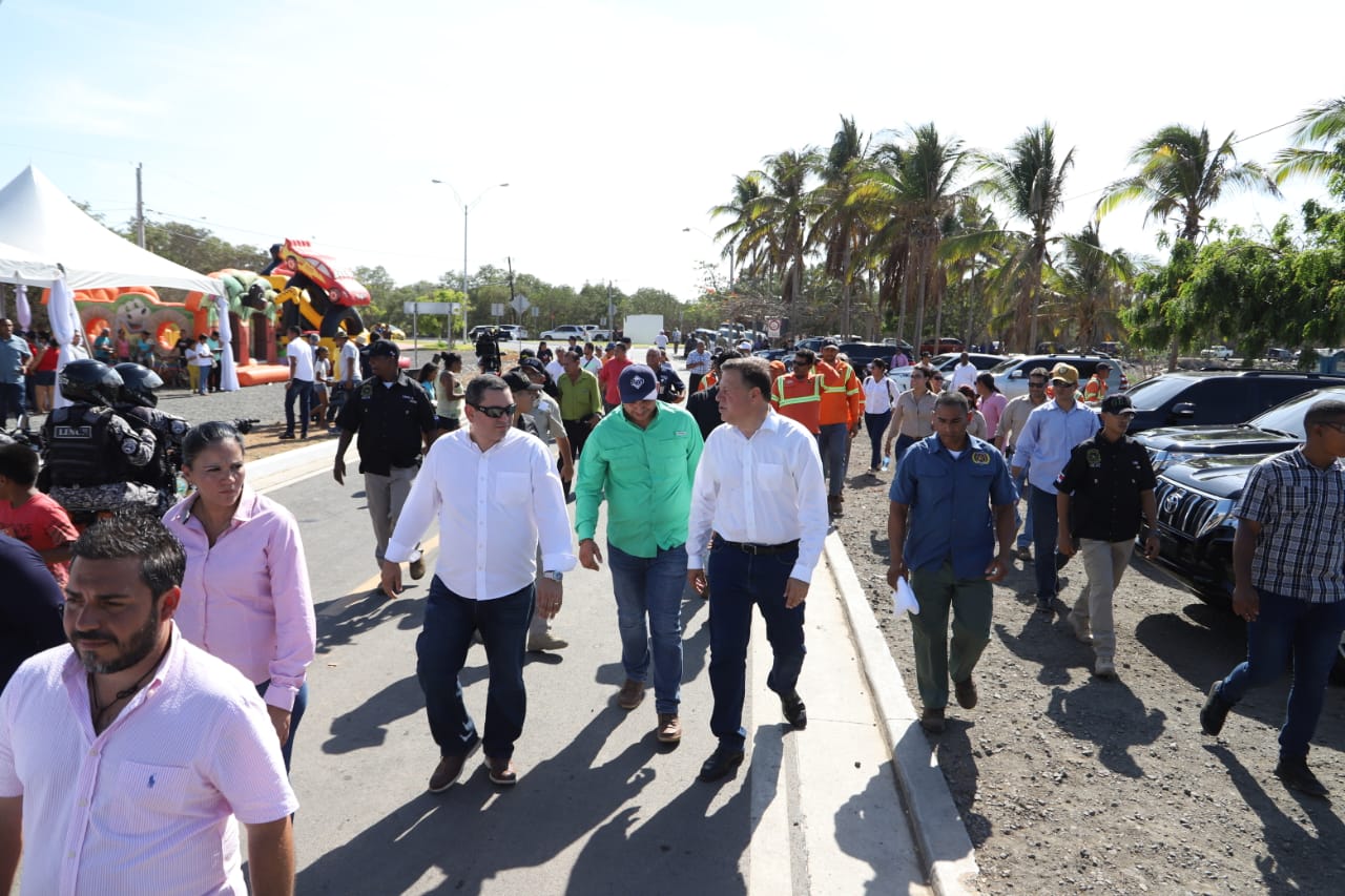 Gobierno Panameño Entregó Nueva Vialidad Chitré-Playa El Agallito ...