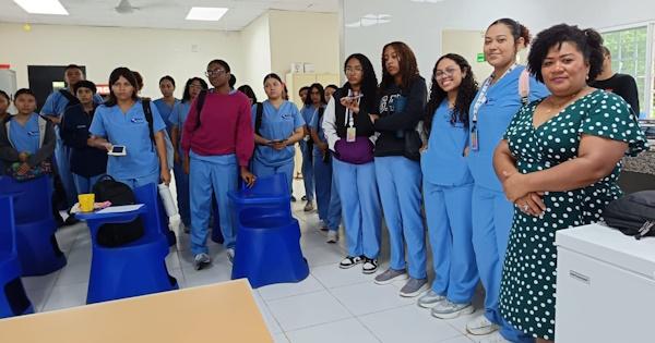 Para Formarse Como Docentes, Estudiantes De UDELAS, Visitan La Sede De ...